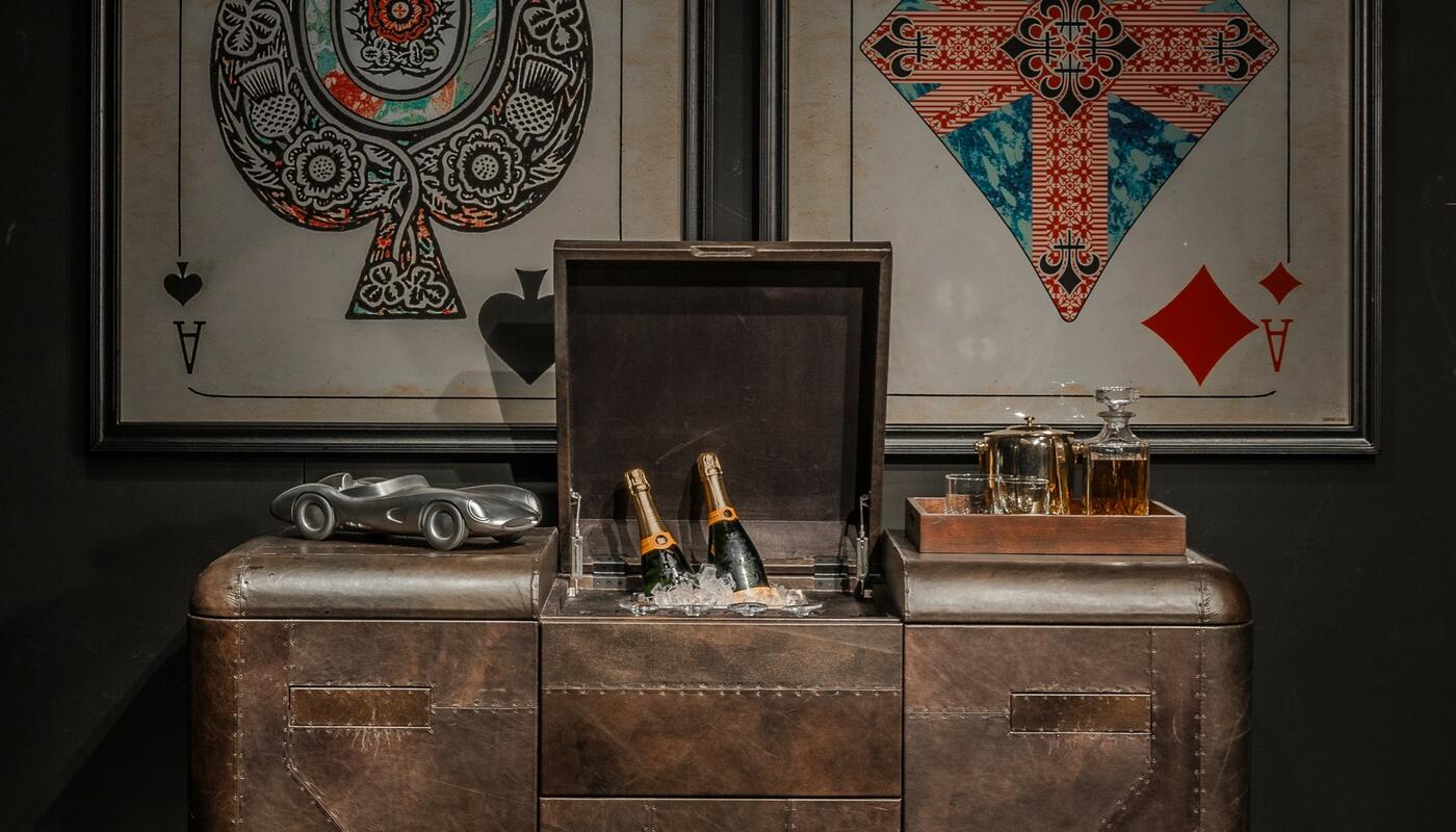 TRUE BRITS: QUINTESSENTIAL BRITISH FURNITURE FOR BRIT-LIT ICONS ...